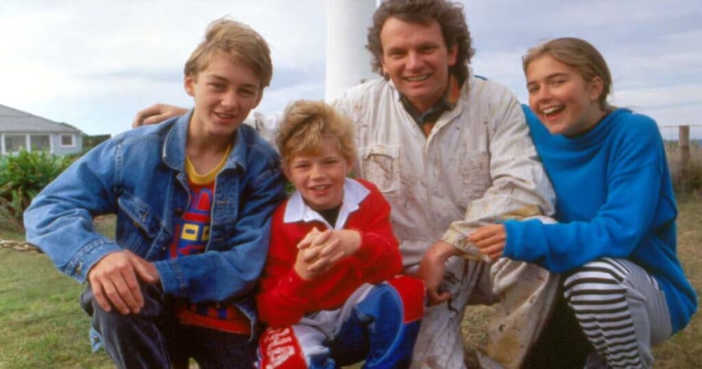 14 Absolute Must Watch Australian TV Shows - WORLD OF TELEVISION